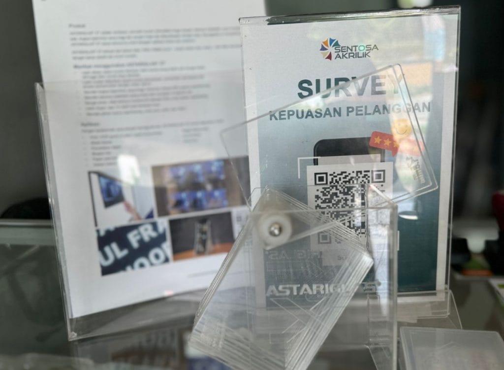 Apa Itu Bahan Akrilik? Yuk, Kenalan dengan Si Bening yang Serbaguna!
